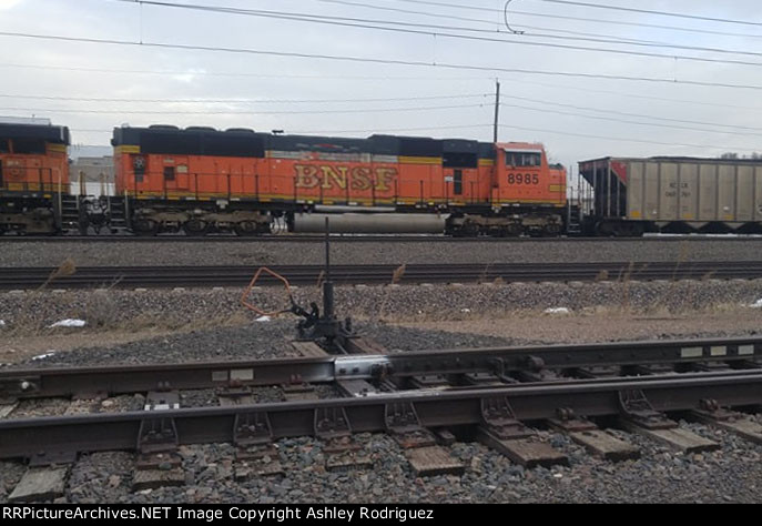BNSF 8985